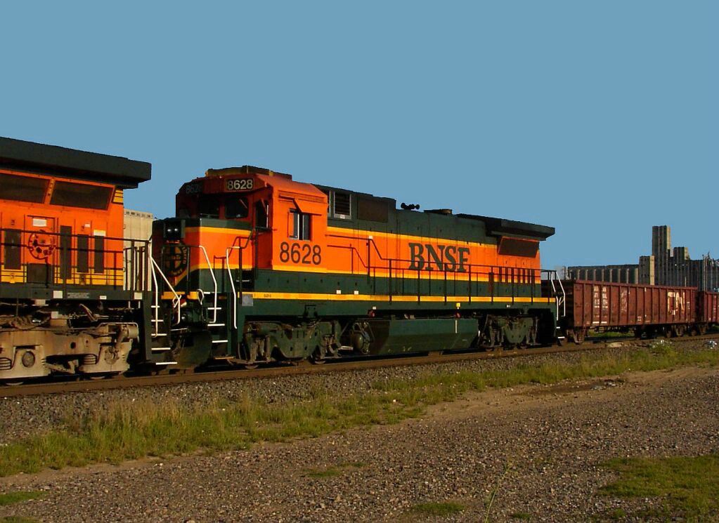 BNSF 8628